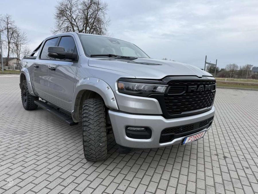Grey Dodge RAM 2025 in Plunge, with an engine capacity of 3.00 L and mileage of 19 thousand km for 52030 €, photo 7 on AUTOMOTO.COM.LV