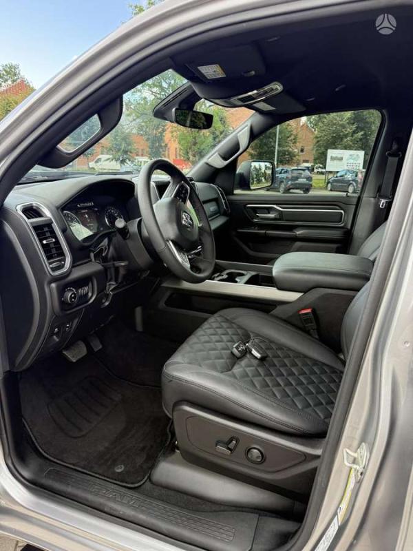 Grey Dodge RAM 2025 in Plunge, with an engine capacity of 3.00 L and mileage of 19 thousand km for 52030 €, photo 10 on AUTOMOTO.COM.LV