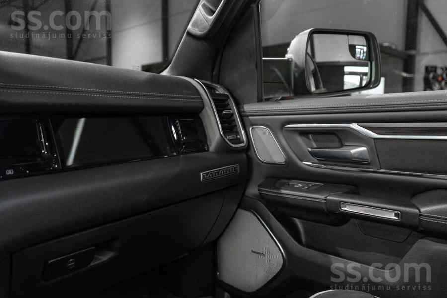 Grey Dodge RAM 2025 in Riga, with an engine capacity of 3.00 L and mileage of 15 thousand km for 55000 €, photo 34 on AUTOMOTO.COM.LV
