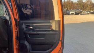 Orange Dodge RAM 2015 in Siauliai, with an engine capacity of 5.65 L and mileage of 232 thousand km for 10000 €, photo 26 on AUTOMOTO.COM.LV