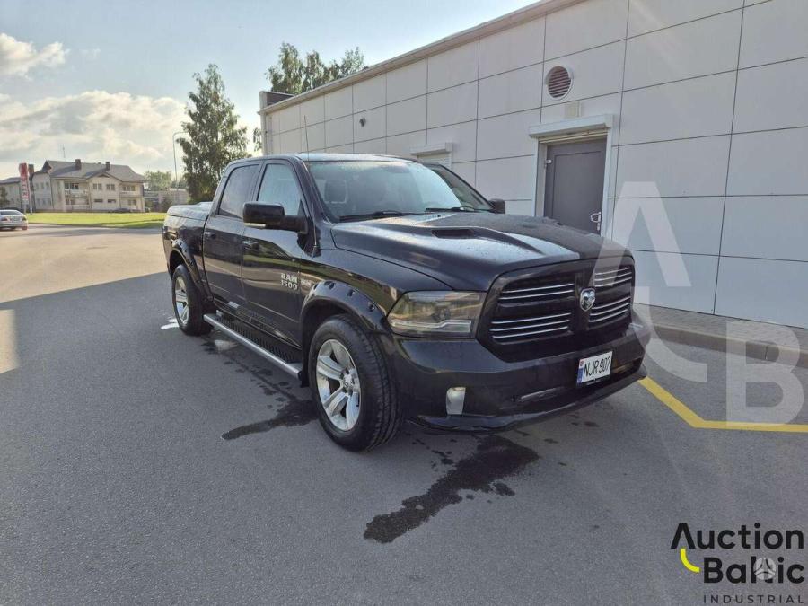 Dodge RAM 2013 in Rokiskis, with an engine capacity of 5.65 L and mileage of 389 thousand km for 11200 €, photo 3 on AUTOMOTO.COM.LV