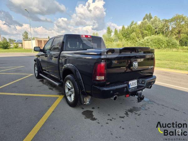 Dodge RAM 2013 in Rokiskis, with an engine capacity of 5.65 L and mileage of 389 thousand km for 11200 €, photo 4 on AUTOMOTO.COM.LV