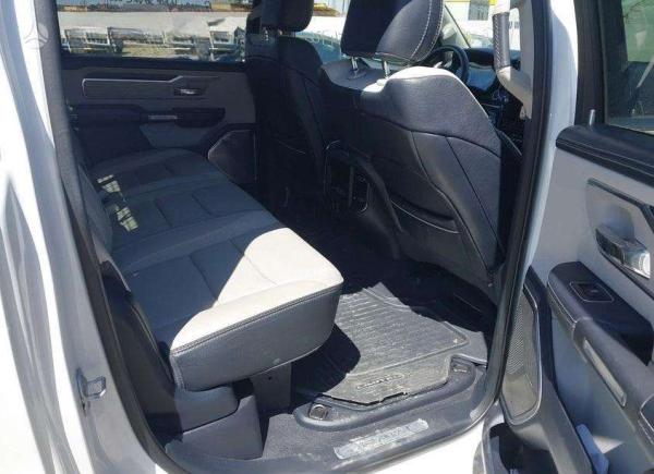 Dodge RAM 2022 in Kaunas, with an engine capacity of 3.00 L and mileage of 95 thousand km for 39500 €, photo 7 on AUTOMOTO.COM.LV