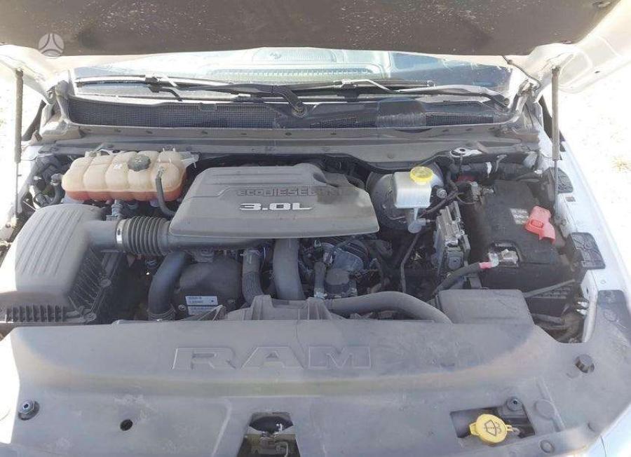 Dodge RAM 2022 Kauņa, ar dzinēja tilpumu 3.00 L un nobraukumu 95 tūkst. km par 39500 €, foto 9 vietnē AUTOMOTO.COM.LV