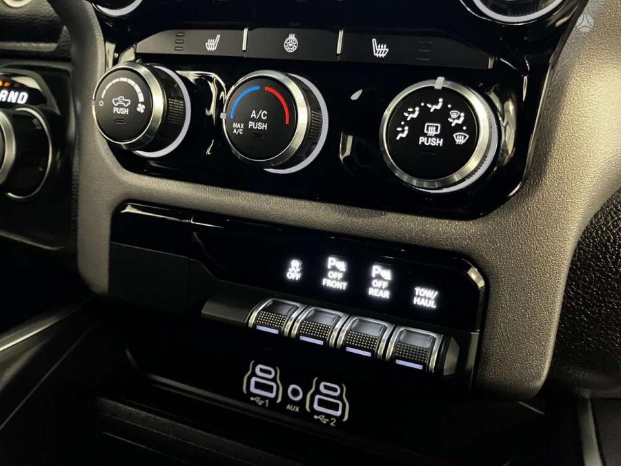 Dodge RAM 2025 Klaipėda, ar dzinēja tilpumu 3.00 L un nobraukumu 17 tūkst. km par 47190 €, foto 23 vietnē AUTOMOTO.COM.LV