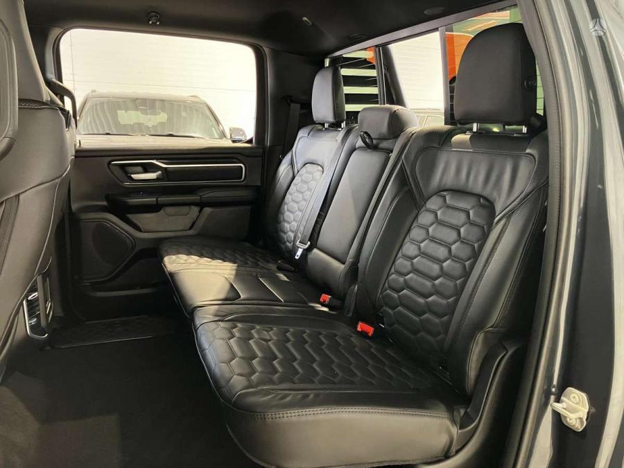 Dodge RAM 2025 Klaipėda, ar dzinēja tilpumu 3.00 L un nobraukumu 17 tūkst. km par 47190 €, foto 26 vietnē AUTOMOTO.COM.LV