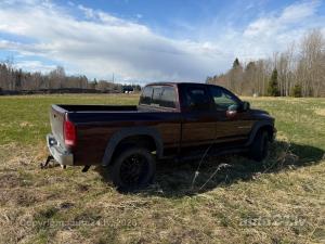 Red Dodge RAM 2004 in Tallinn, with an engine capacity of 5.70 L and mileage of 194 thousand km for 8500 €, photo 4 on AUTOMOTO.COM.LV