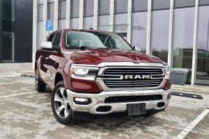 Red Dodge RAM 2019 in Vilnius, with an engine capacity of 5.70 L and mileage of 89 thousand km for 35999 €, photo 3 on AUTOMOTO.COM.LV