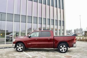 Red Dodge RAM 2019 in Vilnius, with an engine capacity of 5.70 L and mileage of 89 thousand km for 35999 €, photo 7 on AUTOMOTO.COM.LV