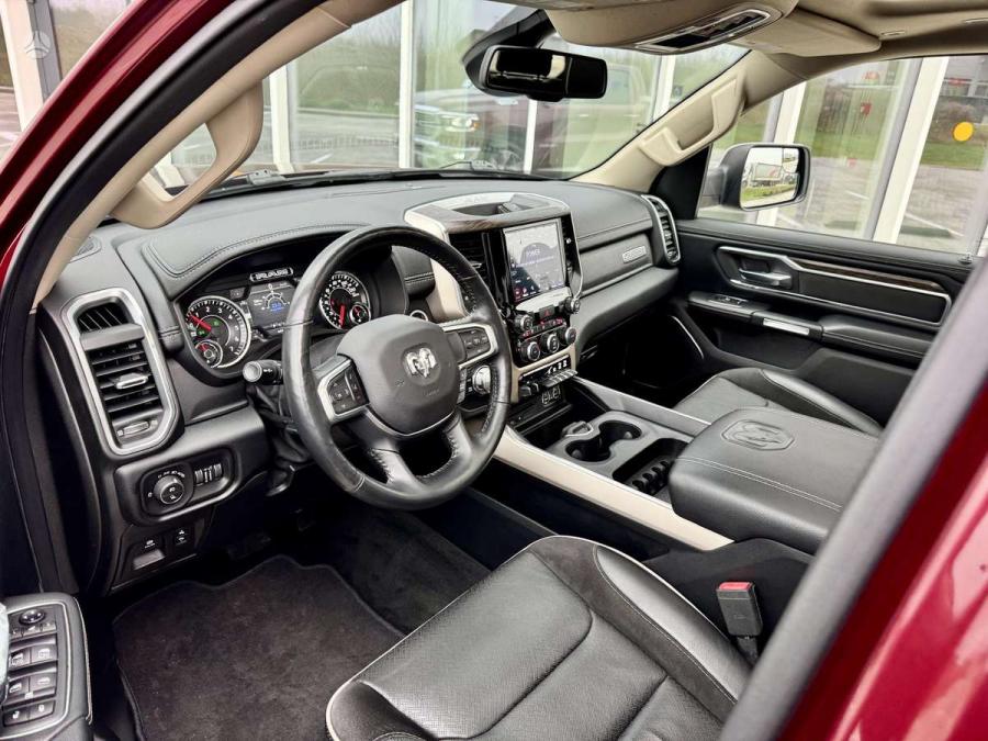 Red Dodge RAM 2019 in Vilnius, with an engine capacity of 5.70 L and mileage of 89 thousand km for 35999 €, photo 13 on AUTOMOTO.COM.LV