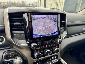 Red Dodge RAM 2019 in Vilnius, with an engine capacity of 5.70 L and mileage of 89 thousand km for 35999 €, photo 20 on AUTOMOTO.COM.LV