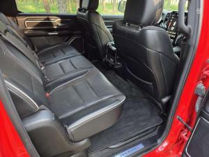 Red Dodge RAM 2021 in Gargzdai, with an engine capacity of 5.70 L and mileage of 147 thousand km for 34900 €, photo 12 on AUTOMOTO.COM.LV