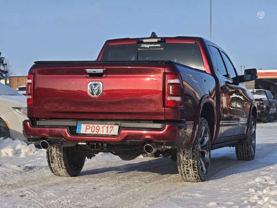 Sarkans Dodge RAM 2022 Viļņa, ar dzinēja tilpumu 5.70 L un nobraukumu 45 tūkst. km par 53000 €, foto 4 vietnē AUTOMOTO.COM.LV