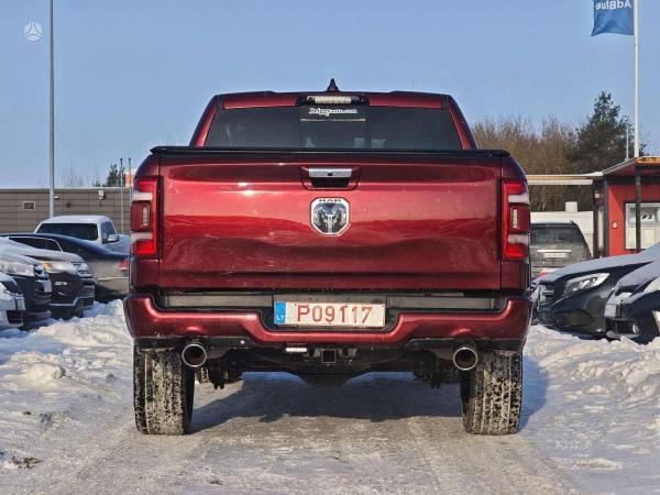 Sarkans Dodge RAM 2022 Viļņa, ar dzinēja tilpumu 5.70 L un nobraukumu 45 tūkst. km par 53000 €, foto 7 vietnē AUTOMOTO.COM.LV