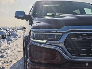 Sarkans Dodge RAM 2022 Viļņa, ar dzinēja tilpumu 5.70 L un nobraukumu 45 tūkst. km par 53000 €, foto 8 vietnē AUTOMOTO.COM.LV