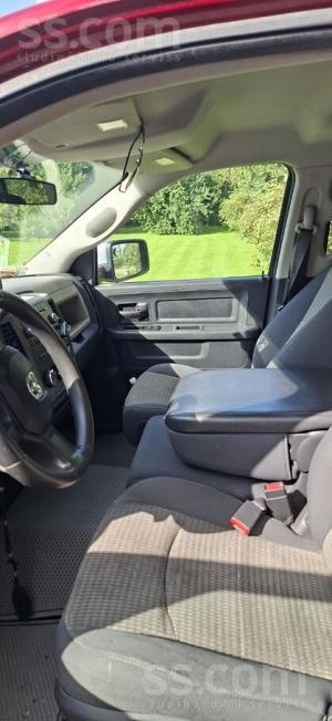 Sarkans Dodge RAM 2009 Bauska, ar dzinēja tilpumu 5.70 L un nobraukumu 383 tūkst. km par 11900 €, foto 7 vietnē AUTOMOTO.COM.LV