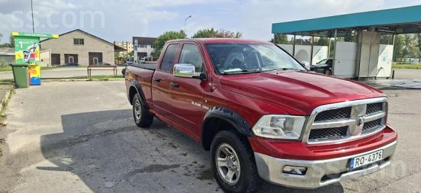 Sarkans Dodge RAM 2009 Bauska, ar dzinēja tilpumu 5.70 L un nobraukumu 383 tūkst. km par 8950 €, foto 4 vietnē AUTOMOTO.COM.LV