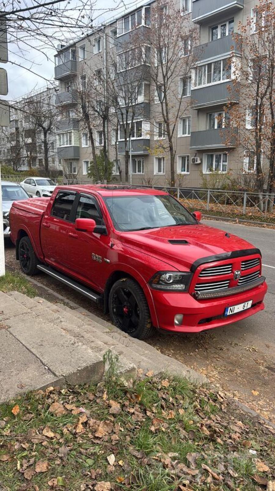 Red Dodge RAM 2015 in Riga, with an engine capacity of 5.40 L and mileage of 237 thousand km for 27000 €, photo 11 on AUTOMOTO.COM.LV