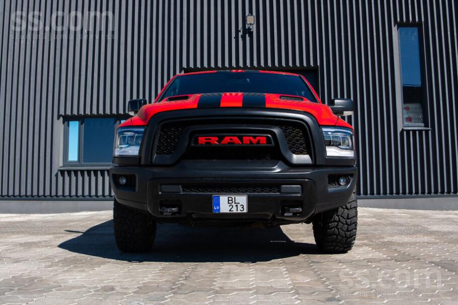 Red Dodge RAM 2015 in Riga, with an engine capacity of 5.70 L and mileage of 160 thousand km for 29900 €, photo 5 on AUTOMOTO.COM.LV