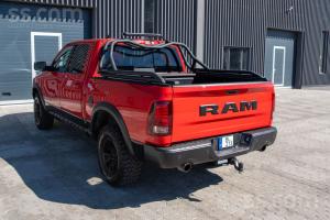 Red Dodge RAM 2015 in Riga, with an engine capacity of 5.70 L and mileage of 160 thousand km for 29900 €, photo 8 on AUTOMOTO.COM.LV