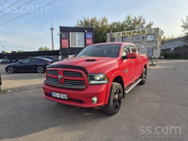 Red Dodge RAM 2015 in Riga, with an engine capacity of 5.70 L and mileage of 238 thousand km for 25990 €, photo 5 on AUTOMOTO.COM.LV