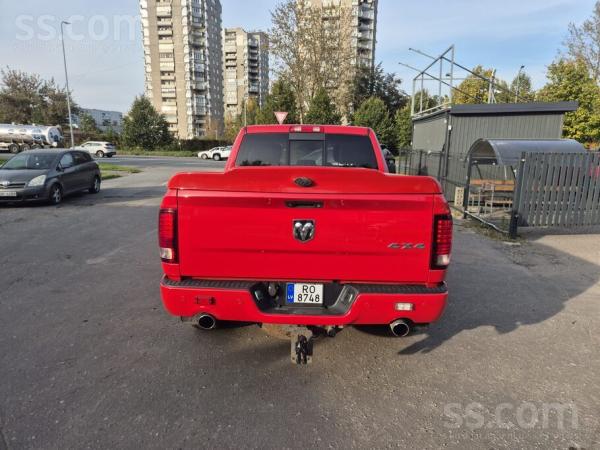 Red Dodge RAM 2015 in Riga, with an engine capacity of 5.70 L and mileage of 238 thousand km for 25990 €, photo 8 on AUTOMOTO.COM.LV