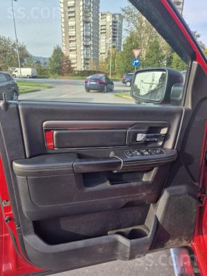Красный Додж РАМ 2015 в Рига, объемом двигателя 5.70 л и пробегом 238 тыс. км за 25990 €, фото 15 на AUTOMOTO.COM.LV