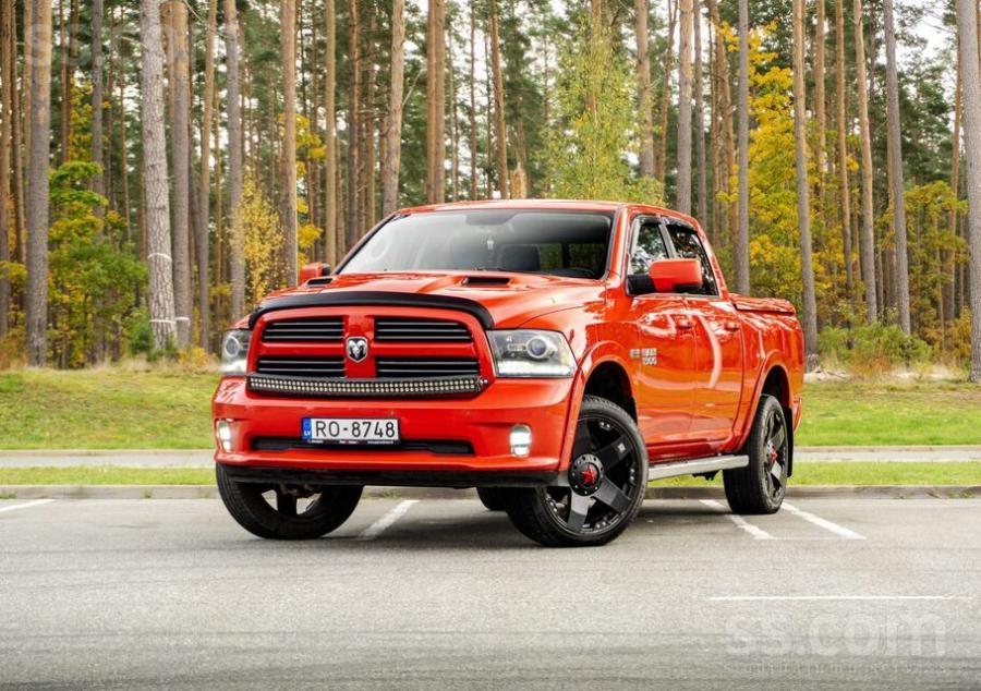 Red Dodge RAM 2015 in Riga, with an engine capacity of 5.70 L and mileage of 238 thousand km for 25990 €, photo 5 on AUTOMOTO.COM.LV