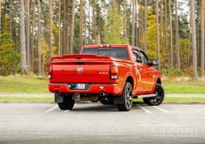 Red Dodge RAM 2015 in Riga, with an engine capacity of 5.70 L and mileage of 238 thousand km for 25990 €, photo 7 on AUTOMOTO.COM.LV