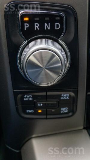 Red Dodge RAM 2015 in Riga, with an engine capacity of 5.70 L and mileage of 238 thousand km for 25990 €, photo 16 on AUTOMOTO.COM.LV