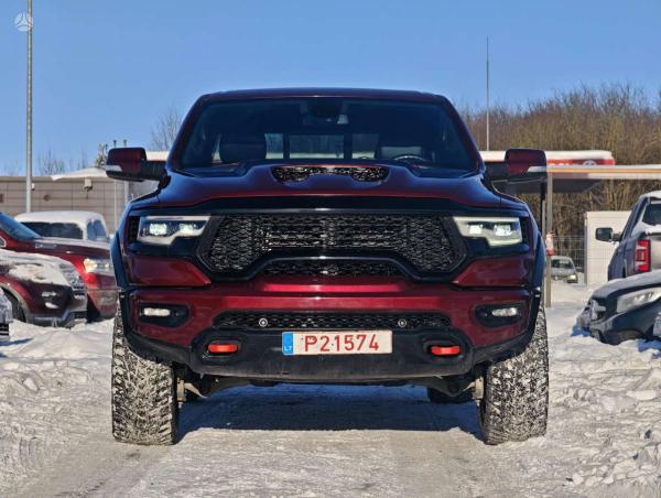Red Dodge RAM 2019 in Vilnius, with an engine capacity of 5.65 L and mileage of 190 thousand km for 54000 €, photo 2 on AUTOMOTO.COM.LV