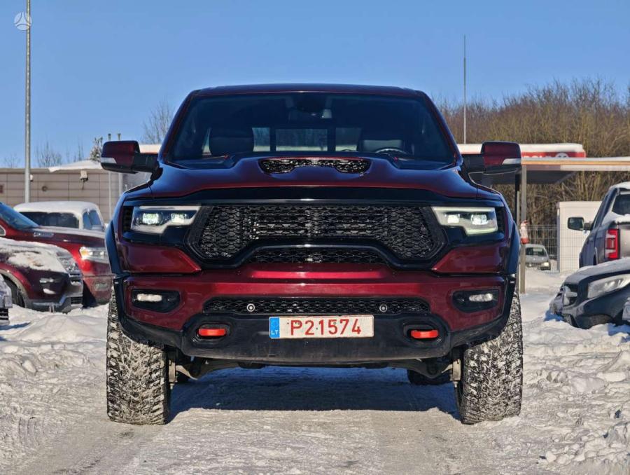 Sarkans Dodge RAM 2019 Viļņa, ar dzinēja tilpumu 5.65 L un nobraukumu 190 tūkst. km par 54000 €, foto 2 vietnē AUTOMOTO.COM.LV