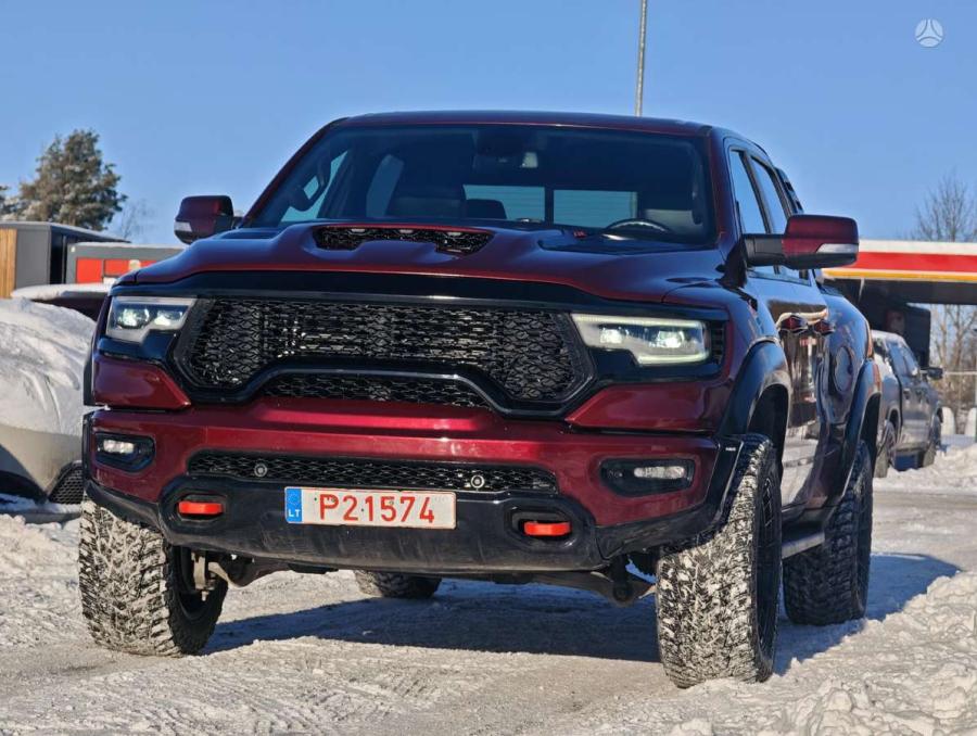 Sarkans Dodge RAM 2019 Viļņa, ar dzinēja tilpumu 5.65 L un nobraukumu 190 tūkst. km par 54000 €, foto 4 vietnē AUTOMOTO.COM.LV