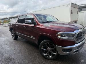 Red Dodge RAM 2019 in Vilnius, with an engine capacity of 5.70 L and mileage of 155 thousand km for 37500 €, photo 3 on AUTOMOTO.COM.LV