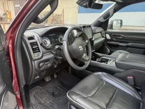 Red Dodge RAM 2019 in Vilnius, with an engine capacity of 5.70 L and mileage of 155 thousand km for 37500 €, photo 10 on AUTOMOTO.COM.LV