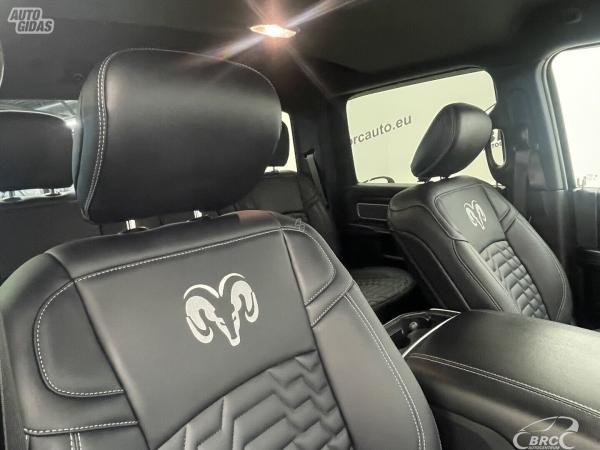 Sarkans Dodge RAM 2019 Avižieniai, ar dzinēja tilpumu 6.40 L un nobraukumu 86 tūkst. km par 41900 €, foto 8 vietnē AUTOMOTO.COM.LV