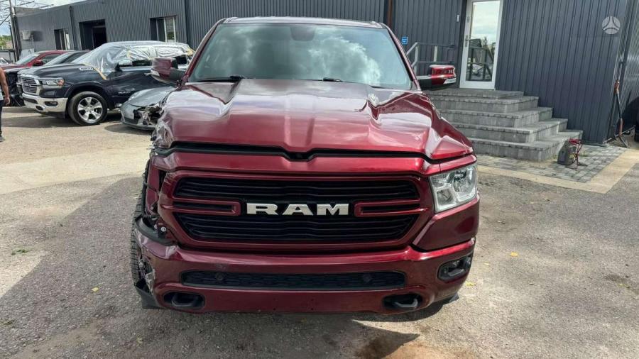 Sarkans Dodge RAM 2019 Ukmergė, ar dzinēja tilpumu 5.65 L un nobraukumu 54 tūkst. km par 19999 €, foto 1 vietnē AUTOMOTO.COM.LV