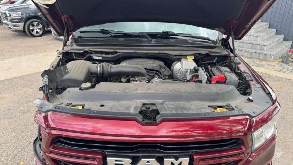 Red Dodge RAM 2019 in Ukmerge, with an engine capacity of 5.65 L and mileage of 54 thousand km for 19999 €, photo 8 on AUTOMOTO.COM.LV