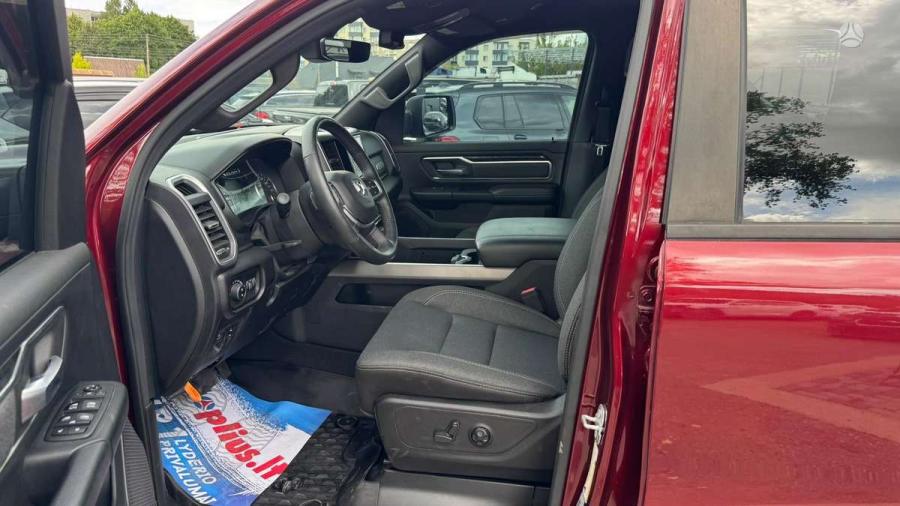 Sarkans Dodge RAM 2019 Ukmergė, ar dzinēja tilpumu 5.65 L un nobraukumu 54 tūkst. km par 19999 €, foto 12 vietnē AUTOMOTO.COM.LV
