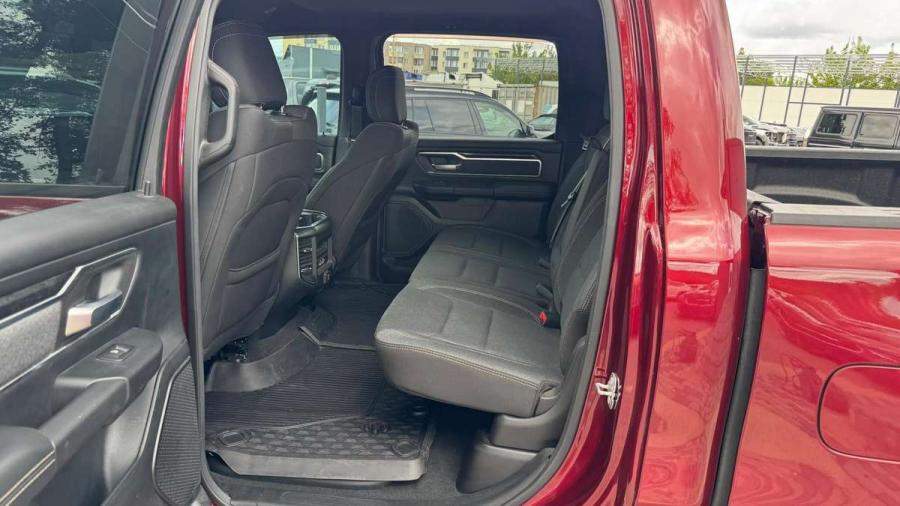Sarkans Dodge RAM 2019 Ukmergė, ar dzinēja tilpumu 5.65 L un nobraukumu 54 tūkst. km par 19999 €, foto 17 vietnē AUTOMOTO.COM.LV