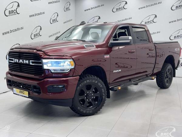 Red Dodge RAM 2019 in Vilnius, with an engine capacity of 6.42 L and mileage of 86 thousand km for 33900 €, photo 1 on AUTOMOTO.COM.LV