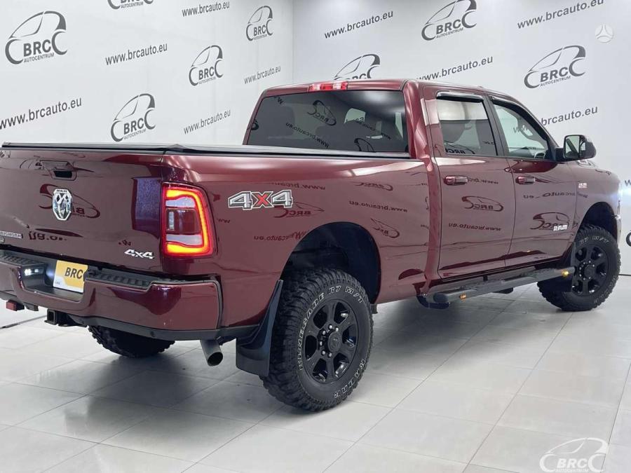 Sarkans Dodge RAM 2019 Viļņa, ar dzinēja tilpumu 6.42 L un nobraukumu 86 tūkst. km par 33900 €, foto 4 vietnē AUTOMOTO.COM.LV