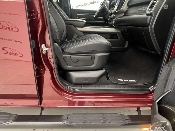 Red Dodge RAM 2019 in Vilnius, with an engine capacity of 6.42 L and mileage of 86 thousand km for 33900 €, photo 8 on AUTOMOTO.COM.LV