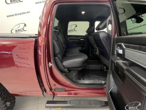 Sarkans Dodge RAM 2019 Viļņa, ar dzinēja tilpumu 6.42 L un nobraukumu 86 tūkst. km par 33900 €, foto 14 vietnē AUTOMOTO.COM.LV