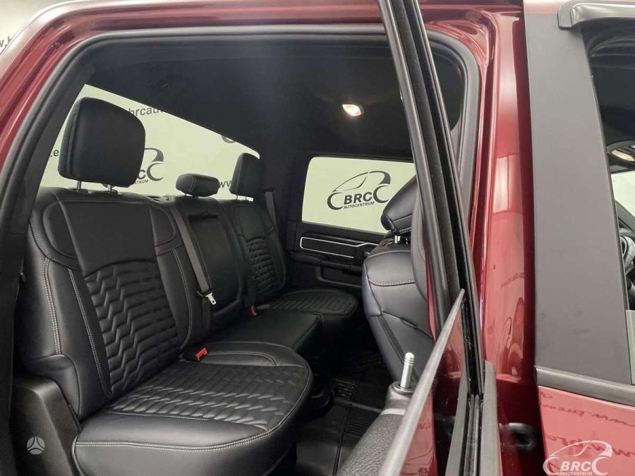 Sarkans Dodge RAM 2019 Viļņa, ar dzinēja tilpumu 6.42 L un nobraukumu 86 tūkst. km par 33900 €, foto 16 vietnē AUTOMOTO.COM.LV