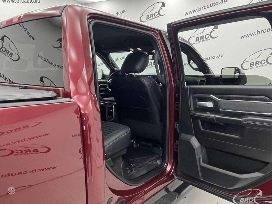 Sarkans Dodge RAM 2019 Viļņa, ar dzinēja tilpumu 6.42 L un nobraukumu 86 tūkst. km par 33900 €, foto 17 vietnē AUTOMOTO.COM.LV