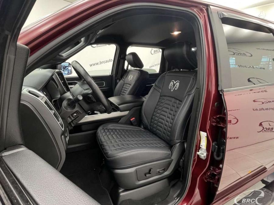 Sarkans Dodge RAM 2019 Viļņa, ar dzinēja tilpumu 6.42 L un nobraukumu 86 tūkst. km par 33900 €, foto 27 vietnē AUTOMOTO.COM.LV