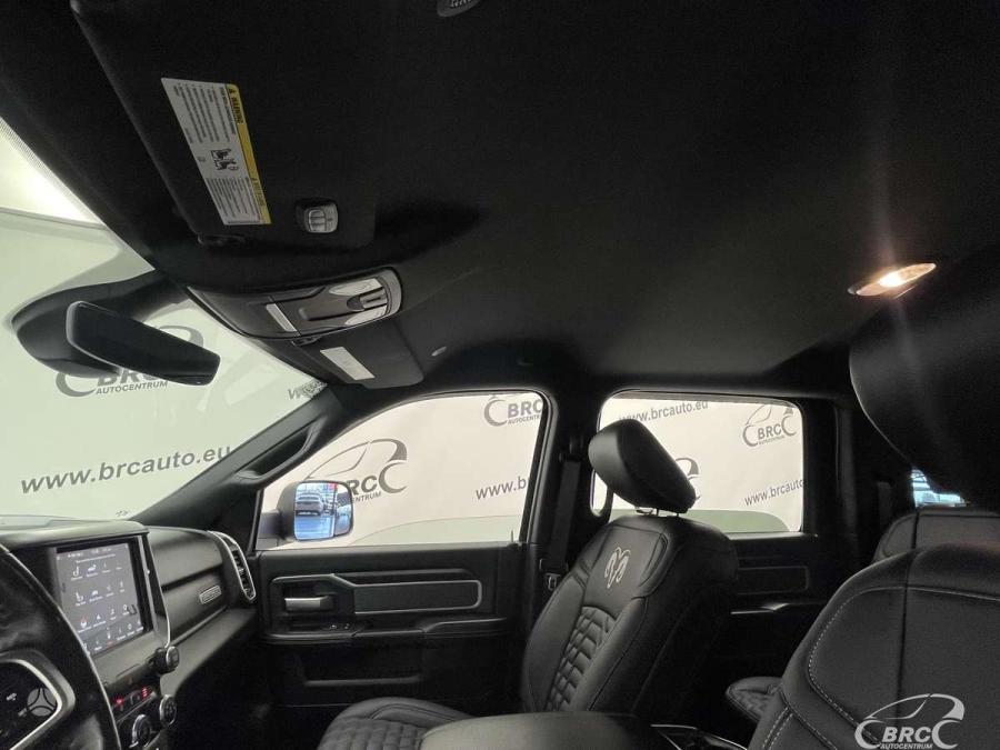 Sarkans Dodge RAM 2019 Viļņa, ar dzinēja tilpumu 6.42 L un nobraukumu 86 tūkst. km par 33900 €, foto 29 vietnē AUTOMOTO.COM.LV