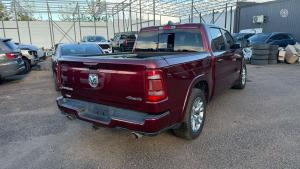 Red Dodge RAM 2019 in Ukmerge, with an engine capacity of 5.65 L and mileage of 138 thousand km for 15999 €, photo 4 on AUTOMOTO.COM.LV