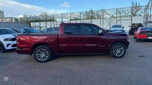 Red Dodge RAM 2019 in Ukmerge, with an engine capacity of 5.65 L and mileage of 138 thousand km for 15999 €, photo 5 on AUTOMOTO.COM.LV